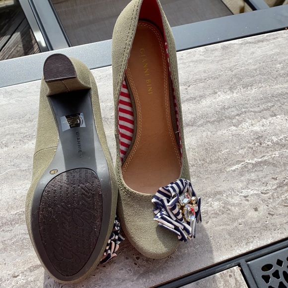 Gianni Bini | Shoes | Gini Bini Platform Heels Decorated Pin Embedded ...